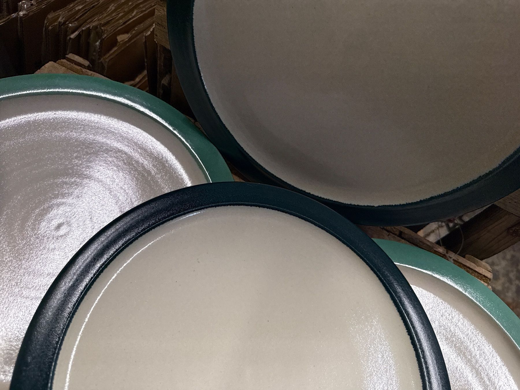 4 Stoneware Platz-/ Servier Teller, Ø 30.5 cm HANDARBEIT (Gebraucht) in ...