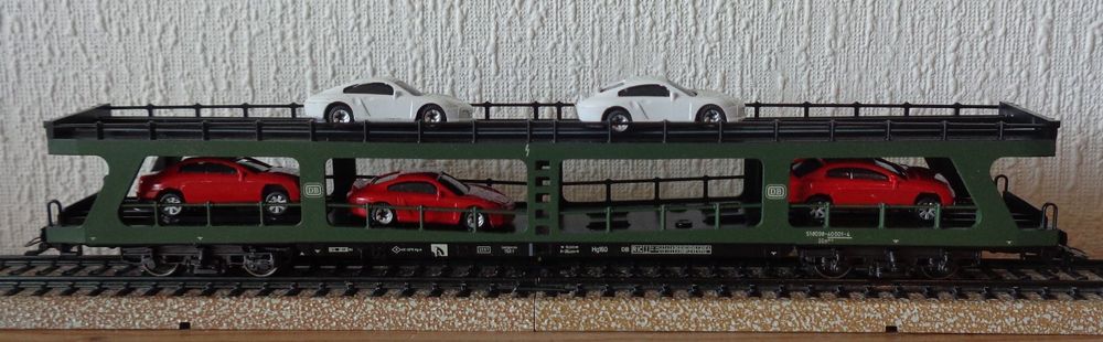 Märklin 4084, 2 Reisezug-Autotransportwagen mit Autos, H0 | Kaufen auf ...