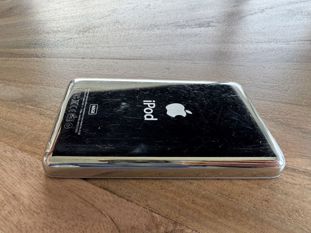 Apple iPod Classic 7G 160GB -getestet- mit Zubehör (Gebraucht) in St ...