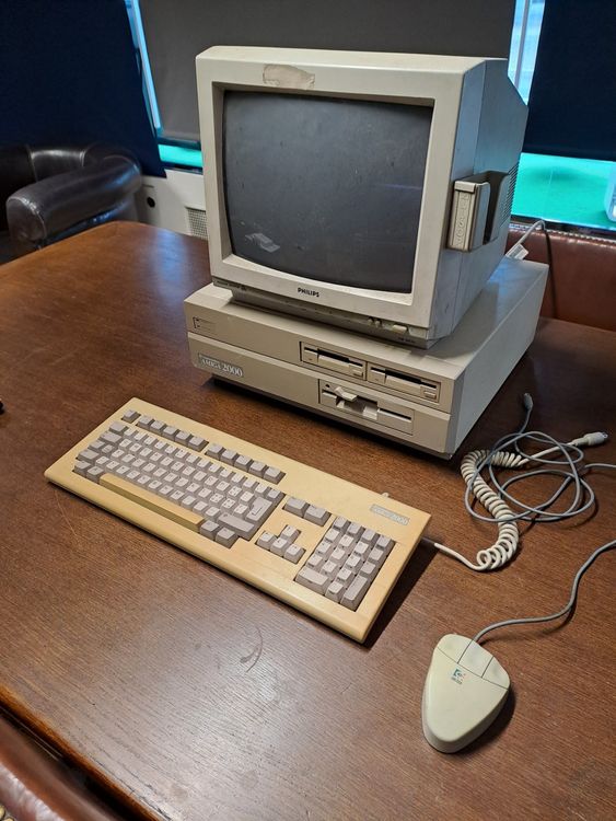 Amiga 2000 inkl. Monitor und Tastatur (Defekt) in Wängi für CHF 461 ...