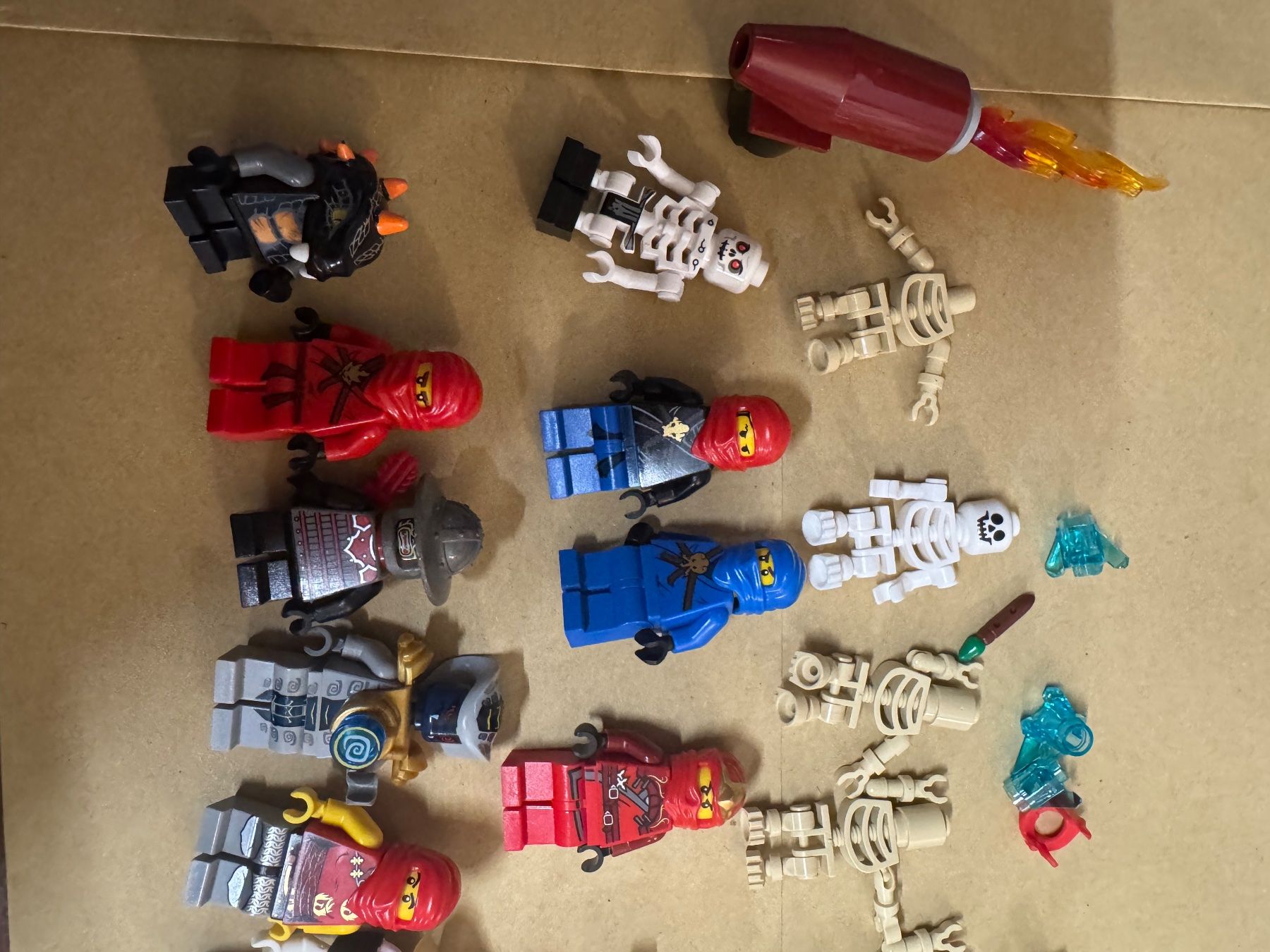Lego Ninjago mini figurine lot (Gebraucht) in Lausanne für CHF 17 – mit ...