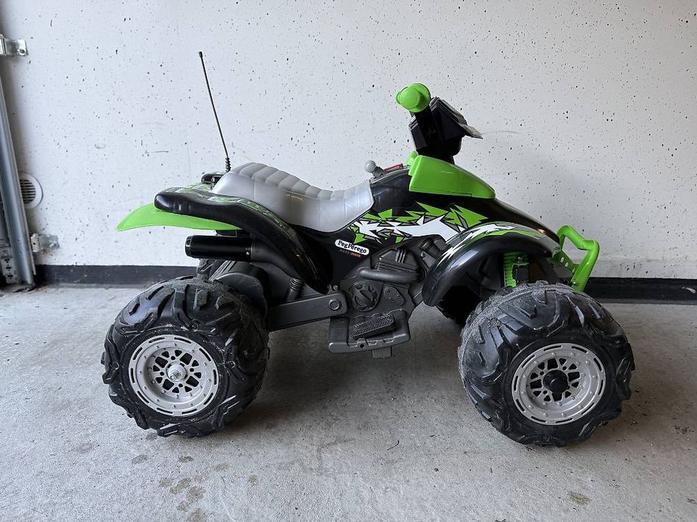 Quad peg perego corral t-rex (D'occasion) à Sion pour CHF 1 – retrait ...