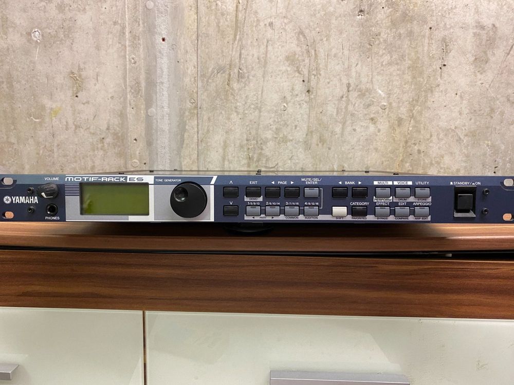 Yamaha Motif Rack ES Synthesizer (Gebraucht) in Zürich für CHF 310 ...
