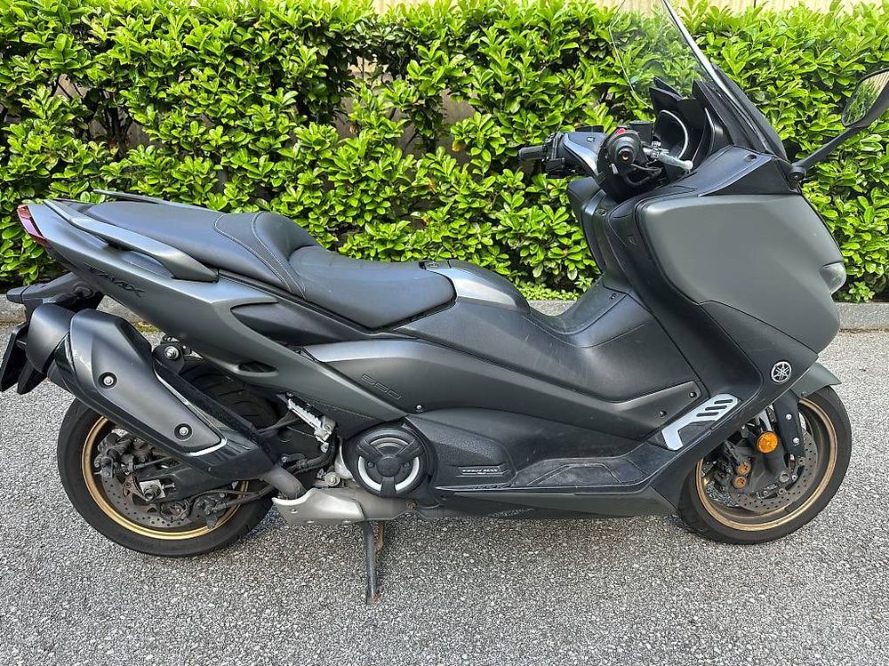 Vendo Yamaha T-Max Tech Max XP560 + accessori (Usato) a Pregassona per ...