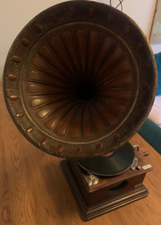 Antikes Grammophon "The Master's Voice", Holz mit 24 Platten (Gebraucht ...