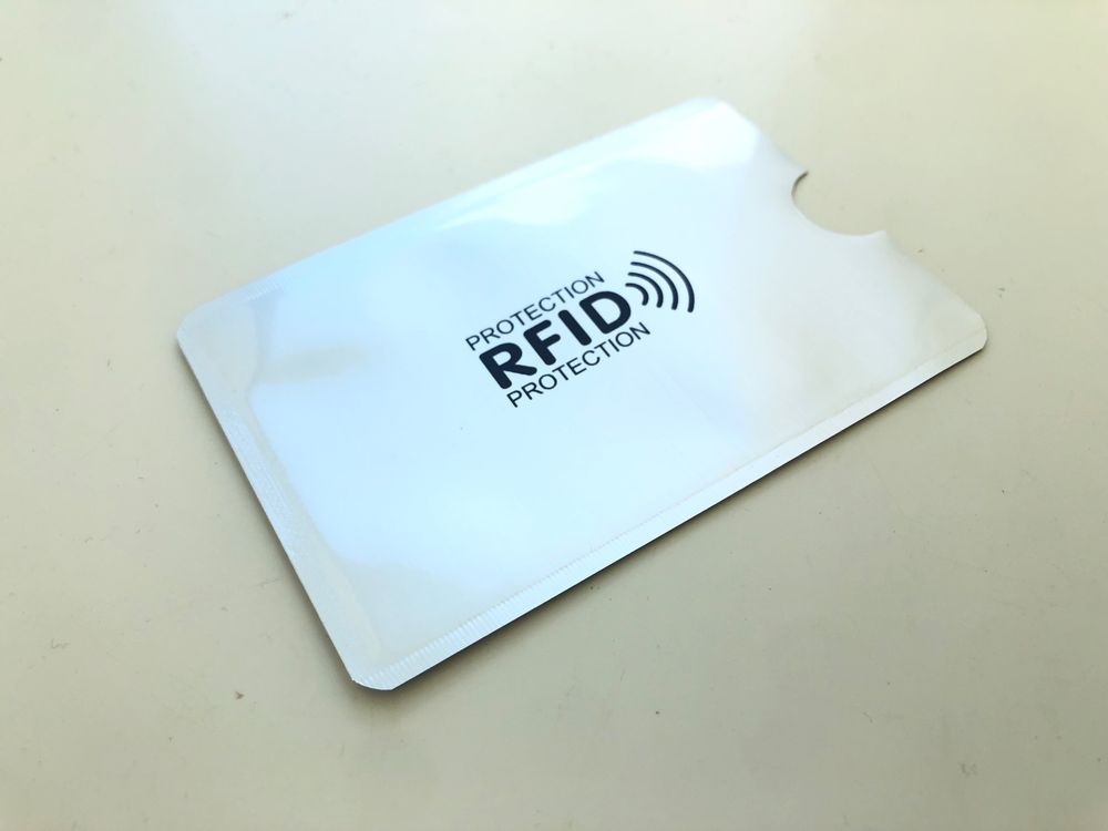 RFID Blocker / RFID Schutz für Karten (Gebraucht) in Wettingen für CHF 1 – mit Lieferung auf ...