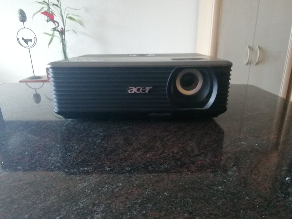 Beamer Acer (Gebraucht) in für CHF 50 – mit Lieferung auf Ricardo kaufen