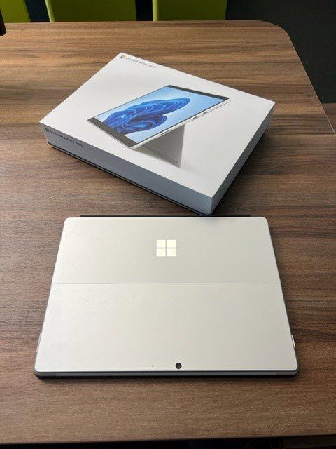Notebook Surface Pro 8 (Neu (gemäss Beschreibung)) in Thalwil für CHF ...