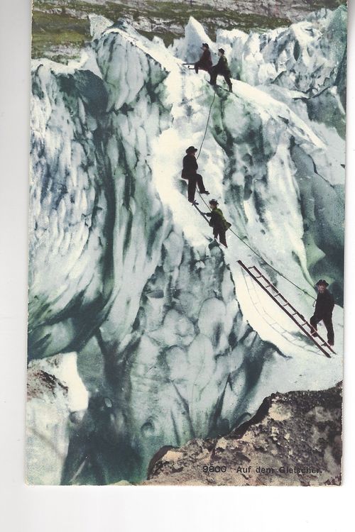 ALPINISTEN mit einer Leiter und angeseilt auf dem Gletscher (Gebraucht ...