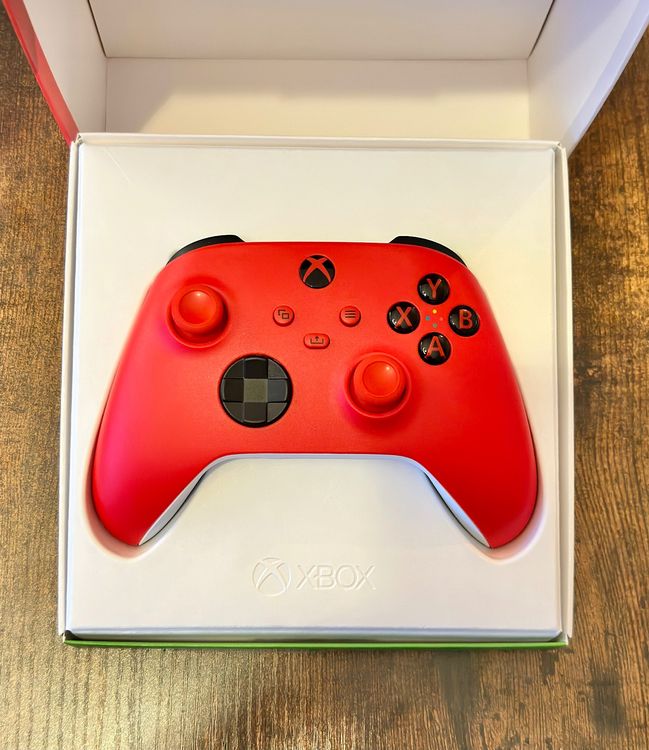 Microsoft Xbox Wireless Controller - Pulse Red (Gebraucht) in Bern für CHF 36 – mit Lieferung ...
