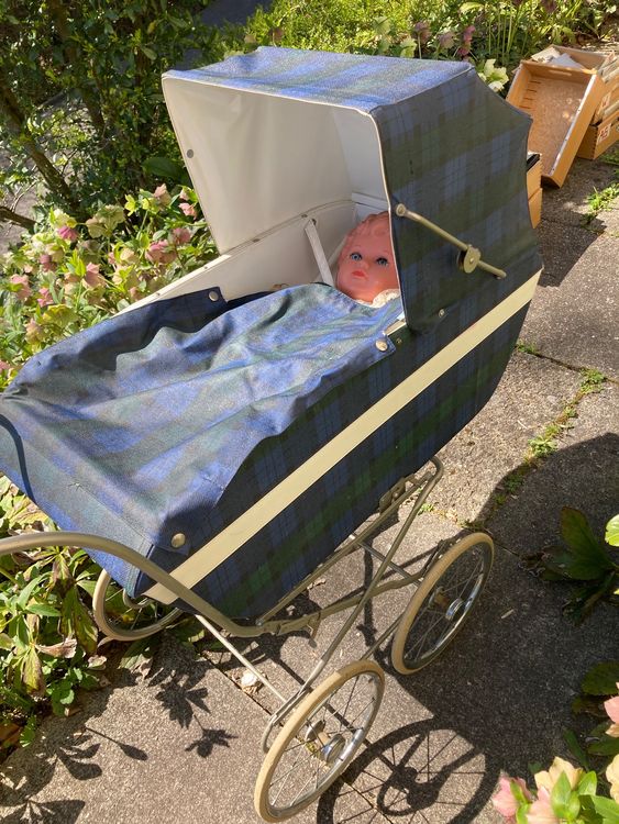 Vintage Puppen Kinderwagen (ohne Puppe) (Gebraucht) in Adliswil für CHF 50 – nur Abholung auf ...