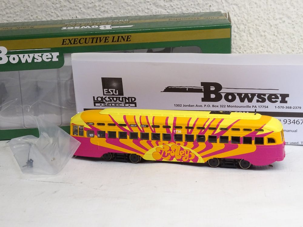 Bowser 12700 Trolley Bus, Sound / MFX, H0,GS/DC,OVP (Gebraucht) in ...