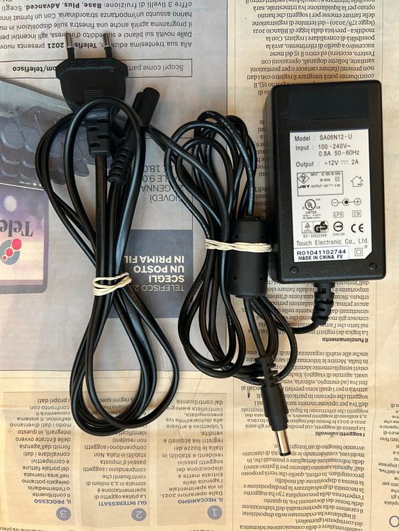 TOUCH ELECTRONIC SA06N12-U AC/DC Adapter, +12V :: 2A (Gebraucht) in ...