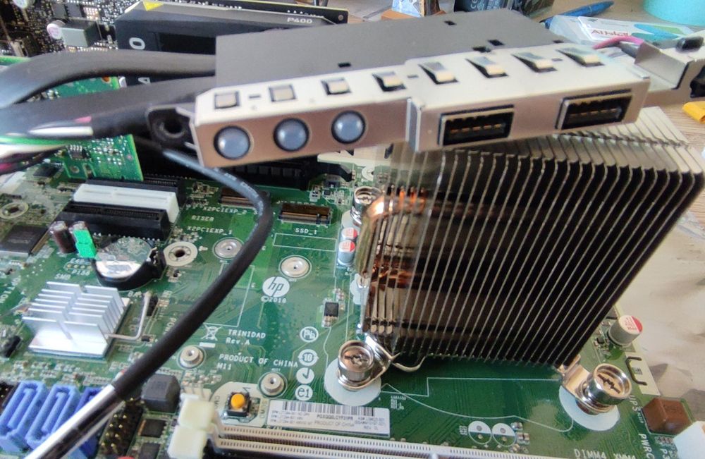 HP PC Motherboard mit CPU, Speicher, Grafik- + Netzwerkkarte (Difettoso ...