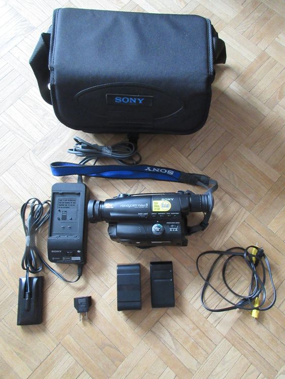 SONY Handycam Video 8 / CCD - TR330E Pal Videokamera (Gebraucht) in ...