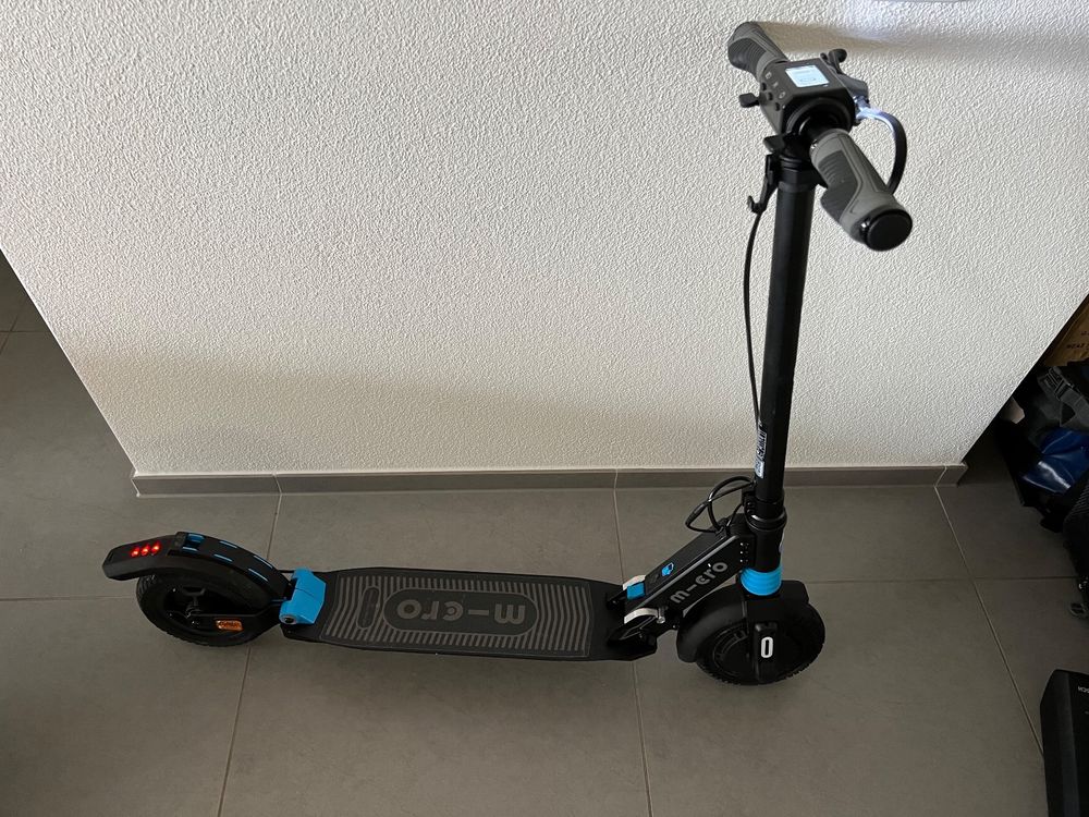 Micro Merlin E-Scooter mit Handbremse Garantie bis 16.10.24 (Gebraucht) in Zug für CHF 470 – mit ...