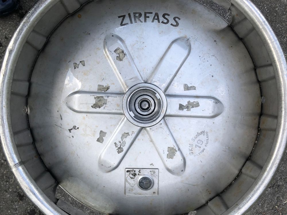 Bierfass mit Korbfitting 30l | Kaufen auf Ricardo