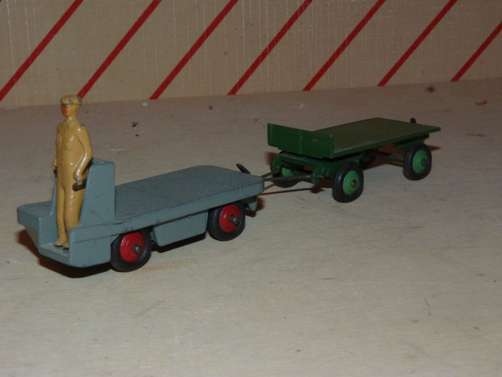 Bahnsteig Karren mit Anhänger Dinky Toys (Defekt) in Rudolfstetten für ...