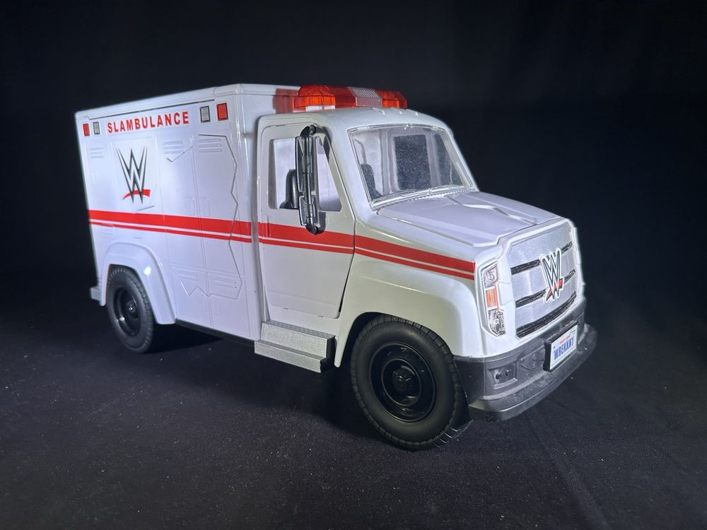 WWE: “Slambulance” Wrestling Krankenwagen (lose) | Kaufen auf Ricardo