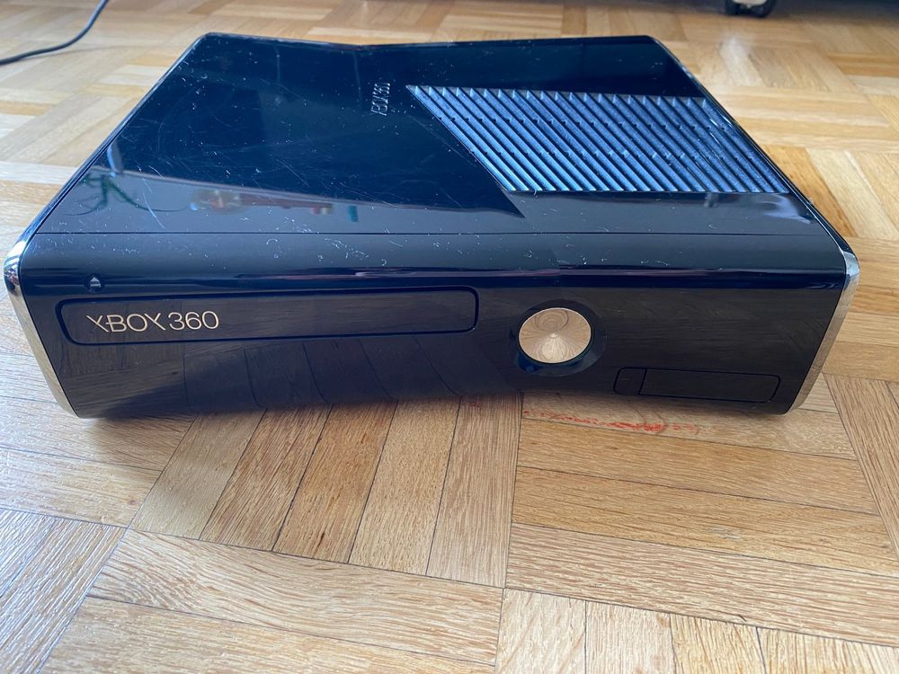 Xbox 360 S Console Model 1439 | Kaufen auf Ricardo