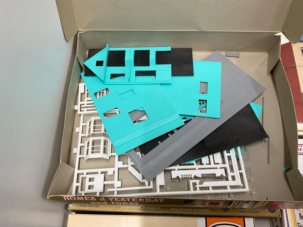 Konvolut an US Gebäude Bausätze in H0, Con-Cor und Model Po. (Gebraucht ...