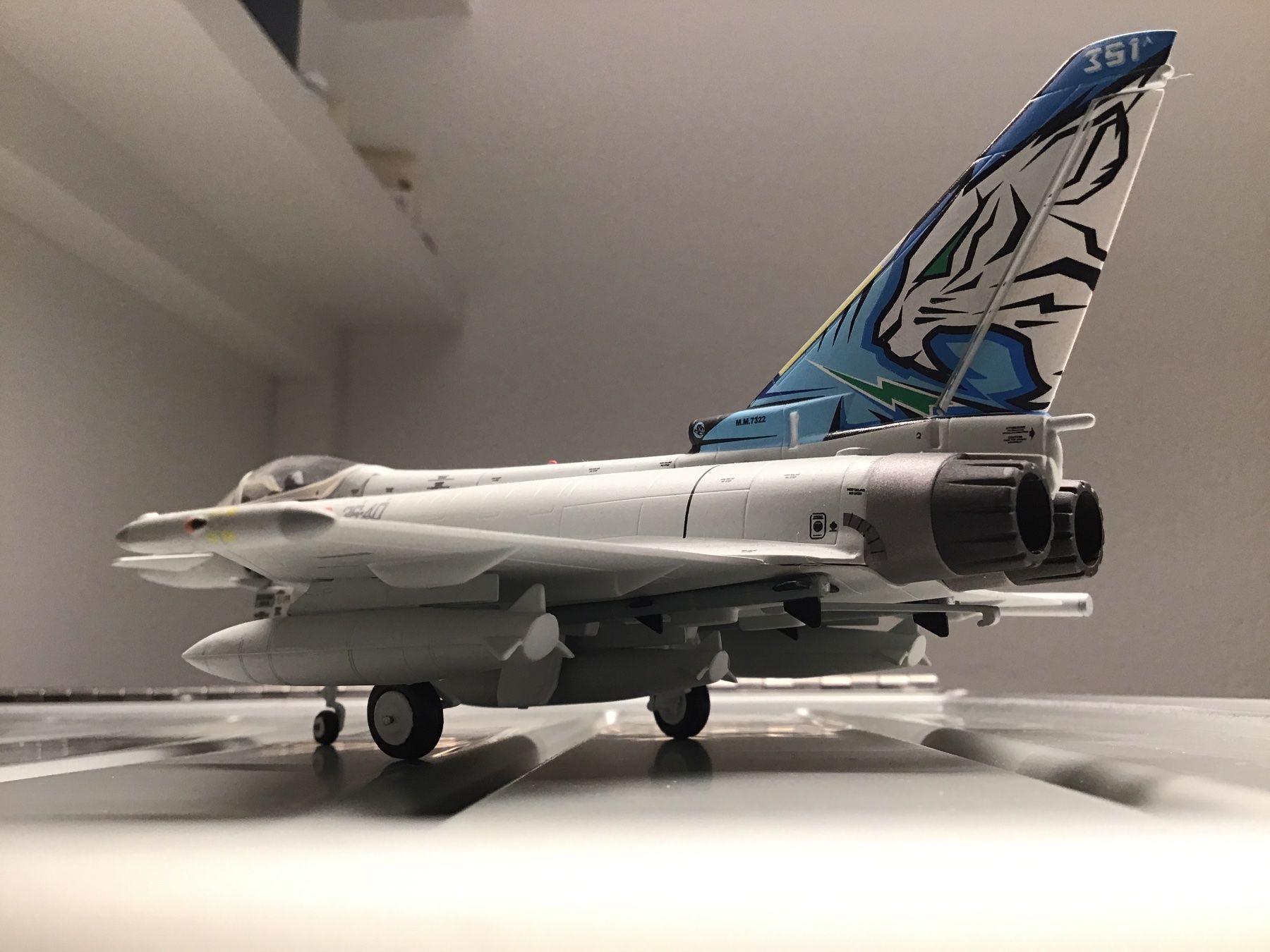Typhoon Modellflugzeug 1:72, sehr detailliert, Metall (Gebraucht) in ...