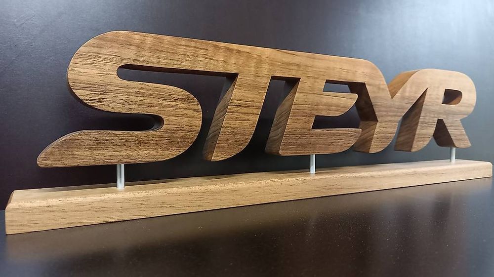 STEYR Schriftzug aus Nussbaumholz (Neu (gemäss Beschreibung)) in ...