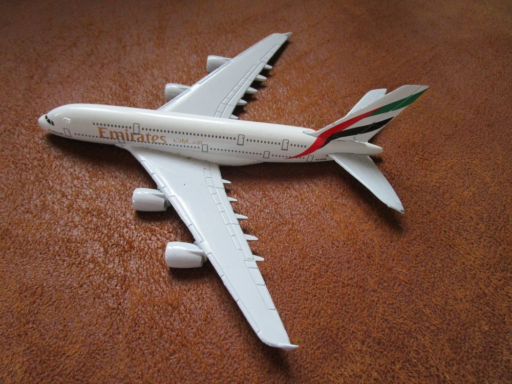 Modelflugzeug Emirates Länge 14 cm | Kaufen auf Ricardo