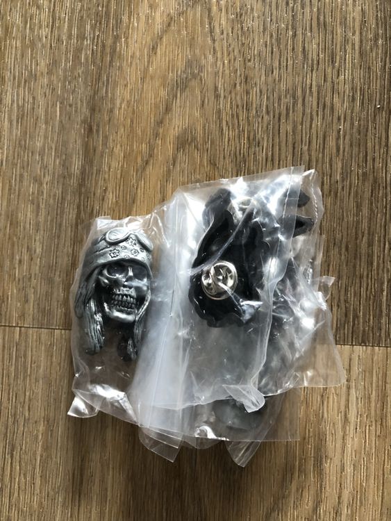Guns N Roses Pins (Neu und originalverpackt) in Frauenfeld für CHF 55 ...