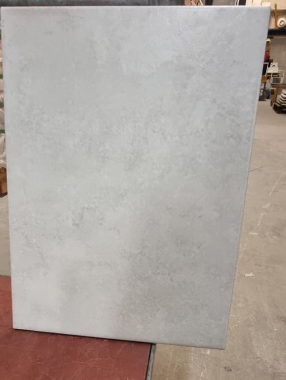 Restpost Fliesen 25x33 (Neu und originalverpackt) in Schlatt-Paradies für CHF 200 – nur Abholung ...