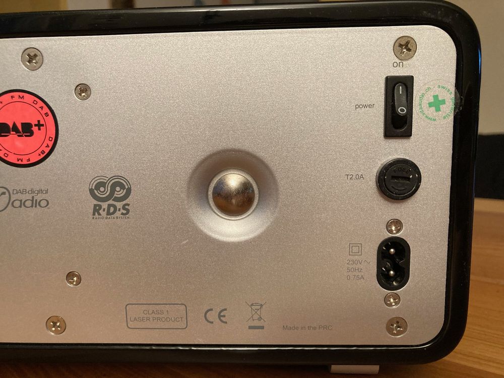 Ruark Vita Audio R4i DAB+ * Klavierlack Schwarz *** (Defekt) in Luzern ...