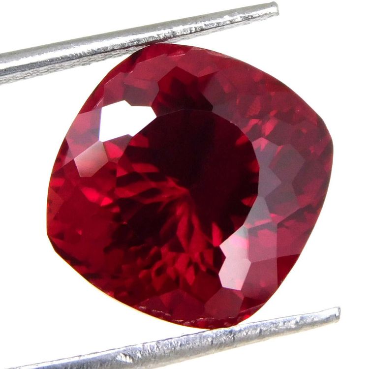 14.99 Ct Blood Red Ruby Cushion Cut Certified (Neu und originalverpackt) in Genève für CHF 28 ...