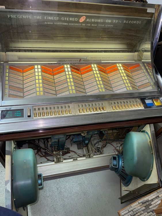 Musikbox Seeburg LP Console! Jukebox! (Gebraucht) in für CHF 375 – nur ...