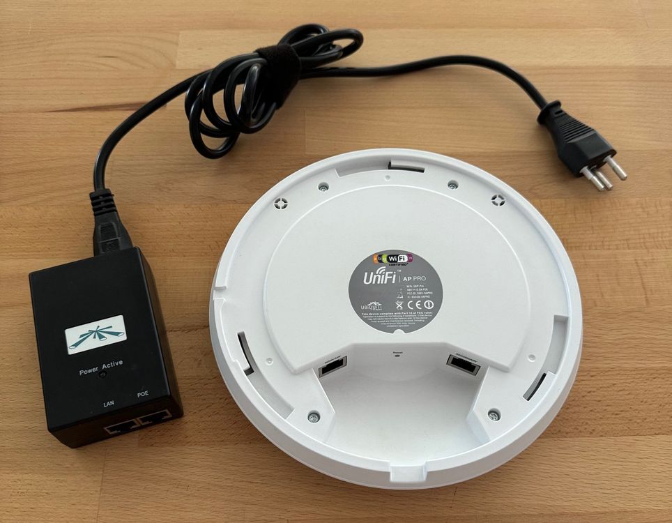Ubiquiti Unifi Access Point AP PRO with PoE power injector (Gebraucht ...