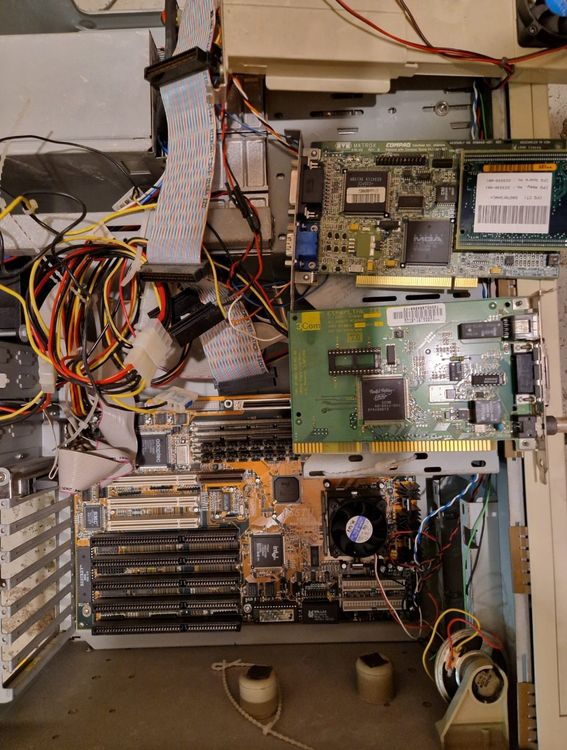 Big Tower Retro Computer 200 MHz Pentium / 200 MB RAM (Gebraucht) in ...