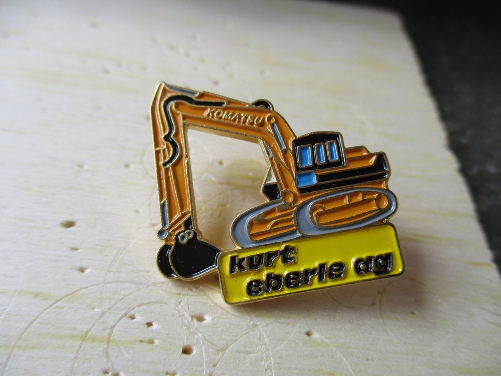 Komatsu Raupenbagger Kurt Eberle AG Pin (Neu (gemäss Beschreibung)) in Felsberg für CHF 0.7 ...