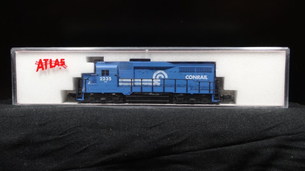Atlas 4725, EMD GP 30, Nr: 2235, Conrail, Vitrine | Kaufen auf Ricardo