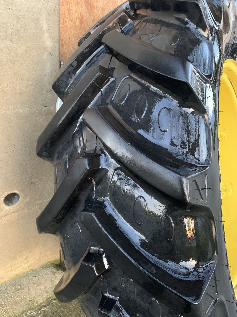 John Deere Räder (Gebraucht) in Hellbühl für CHF 1000 – nur Abholung ...