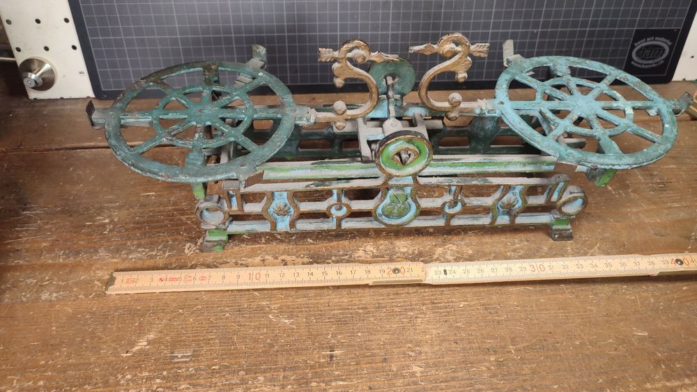 Wunderschöne alte 2kg Waage mit sehr schöne Patina (Gebraucht) in ...