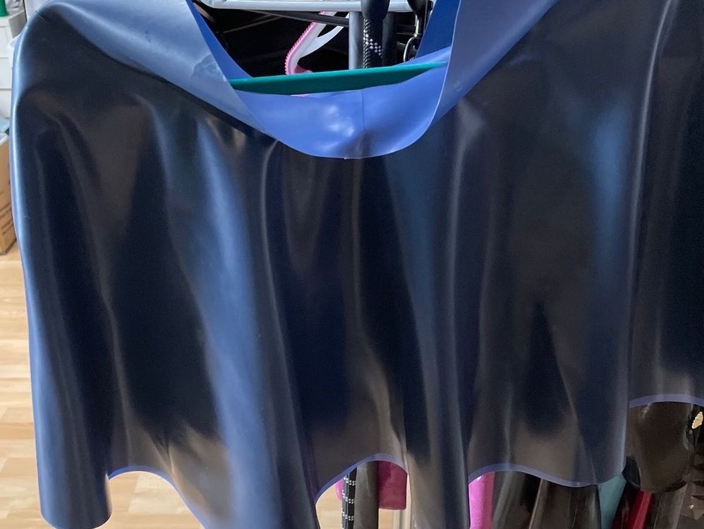 Latex Kreiss Röckli (Gebraucht) in Aarburg für CHF 55 – mit Lieferung auf Ricardo kaufen