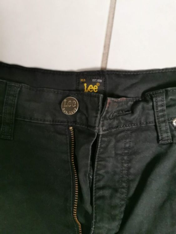 Lee Chinos (Gebraucht) in Bassersdorf für CHF 2 – mit Lieferung auf ...