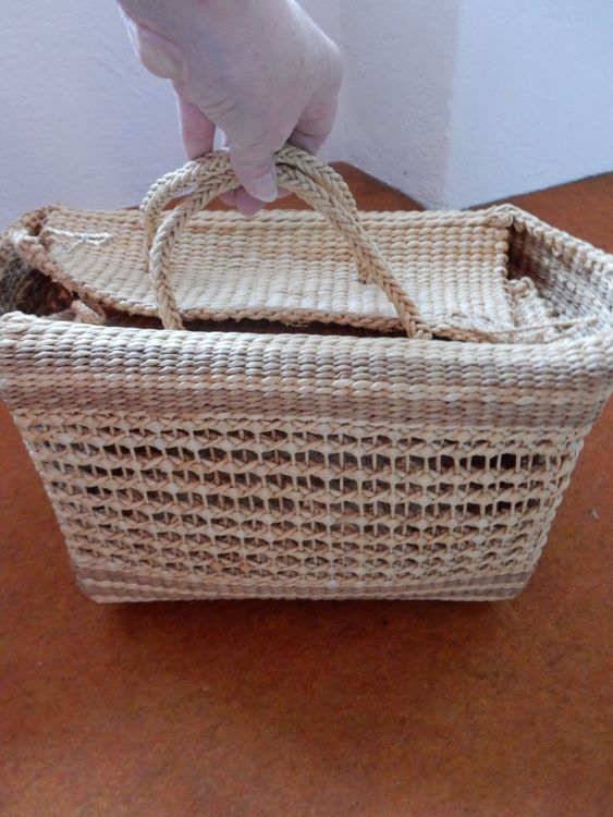antike Stroh Bast (?) Tasche Sommertasche beige Vintage (Gebraucht) in Jona für CHF 14.9 – mit ...
