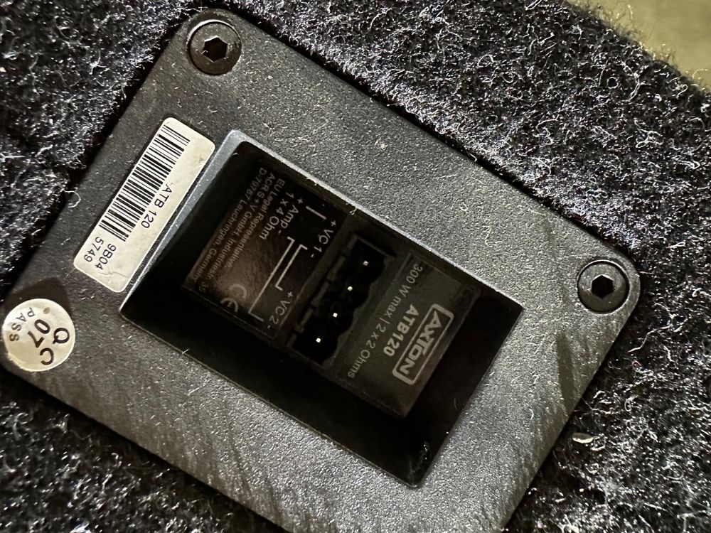 Car Subwoofer Axton ATB120 (Gebraucht) in Ibach für CHF 16 – nur ...