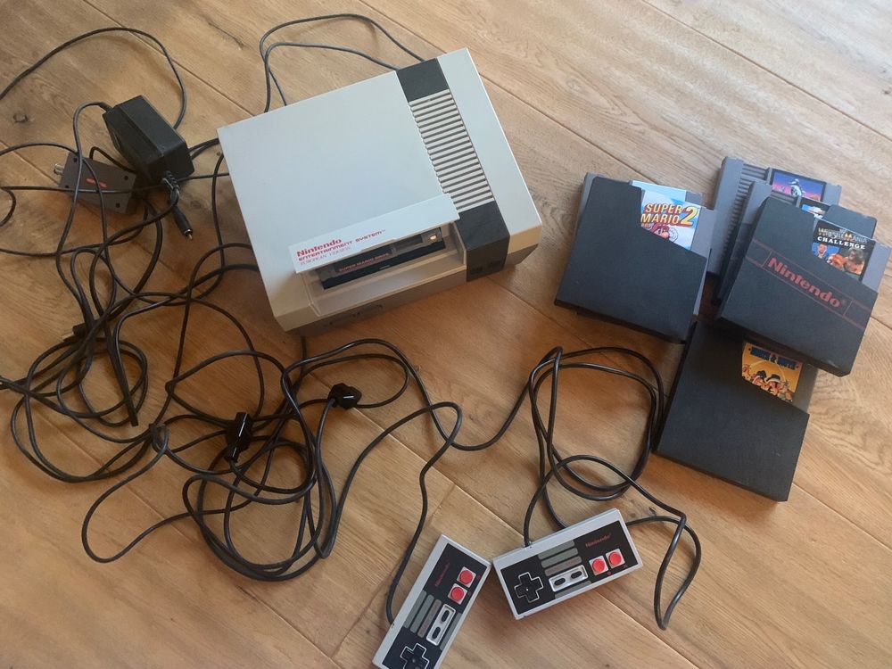 Nintendo 1 inkl. 8 Spiele zu verkaufen (Gebraucht) in Gutenswil für CHF ...