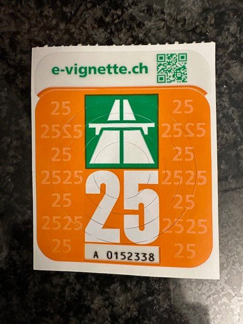 Schweizer Autobahn Vignette 2025 (Neu und originalverpackt) in Wangen ZH für CHF 35 – mit ...