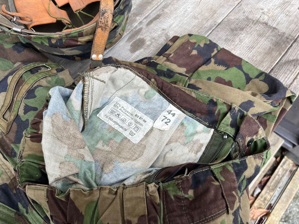 Taz 90 Militär Uniform Schweizer Armee (Gebraucht) in Ennetmoos für CHF ...