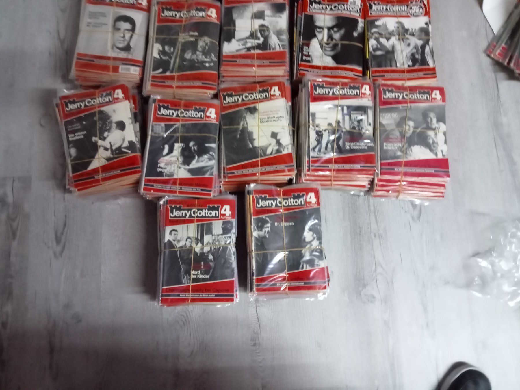 Jerry Cotten nur 40 stück nur 40 fr (Gebraucht) in Riehen für CHF 40 ...