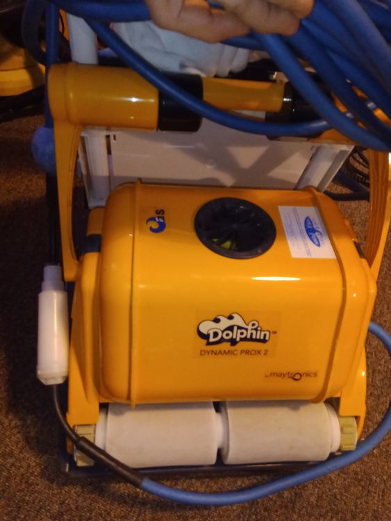 Poolroboter Dolphin Prox 2 maytronics mit Wagen (Gebraucht) in Orselina ...