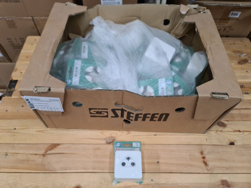 Posten AP Antennensteckdosen weiss R/TV/SAT ab 1.- (Neu und originalverpackt) in Krinau für CHF ...