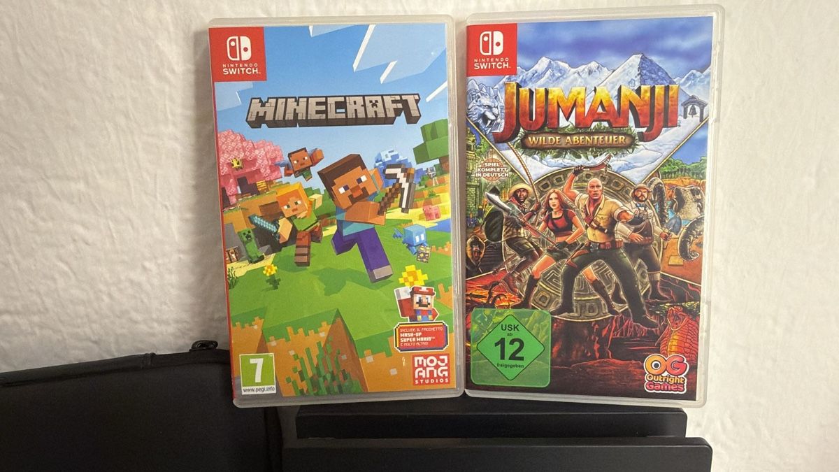 Nintendo Switch bundle + Minecraft and Jumanji Games🎮 (Gebraucht) in ...